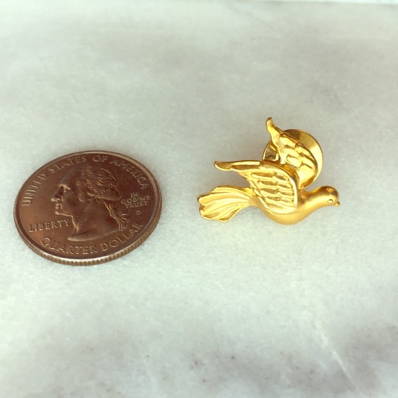 kateymart | Jewelry | Dainty Gold Toned Dove Pin Brooch | Poshmark